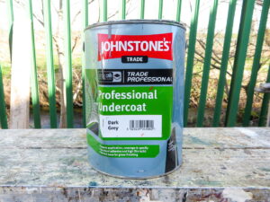 Which kind of paints do sign painters use? - Robertsign